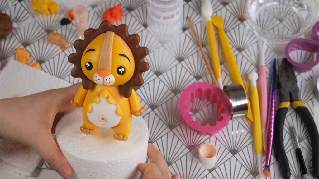 [VIDEO TUTORIAL] Baby Lion - Fondant Cake Topper - Fondant Academy